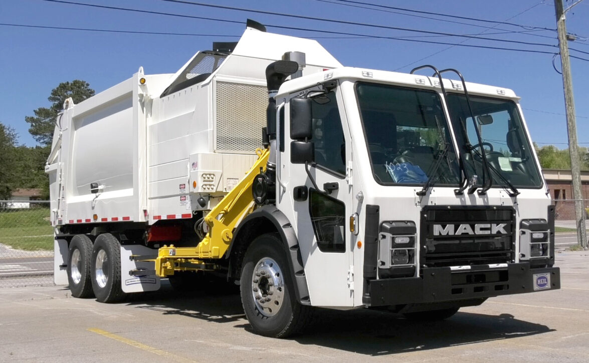 Heil Automated Side Loader Trucks | EJ Equipment